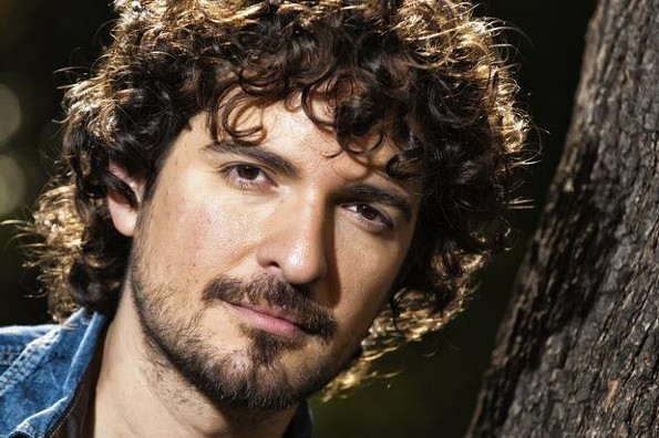 Tommy Torres presenta su nuevo sencillo de una forma muy peculiar ...