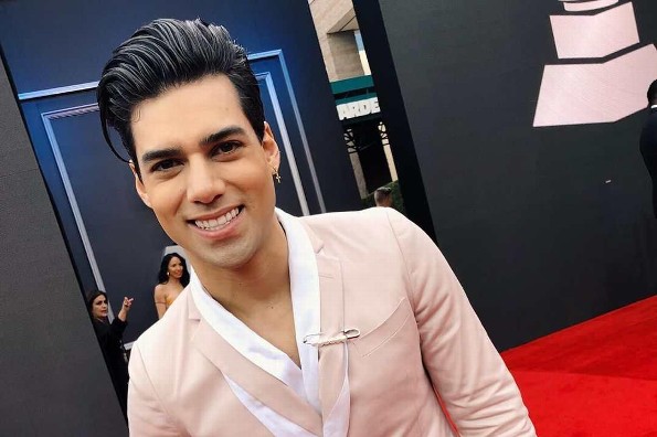 El actor y cantante Lalo Brito estrena producción musical acúsitca ...